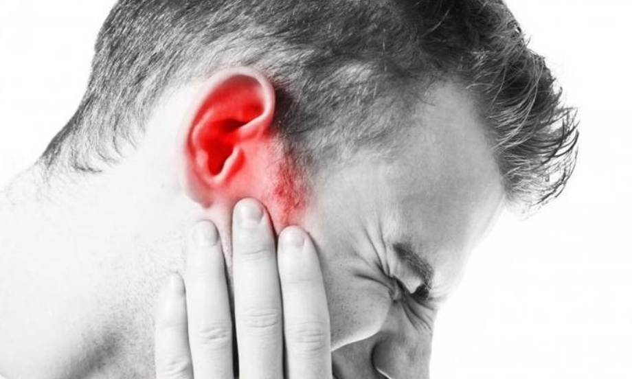 ఇదండీ, కర్ణ విలాపం! | No poet write a poem on ears, Why?