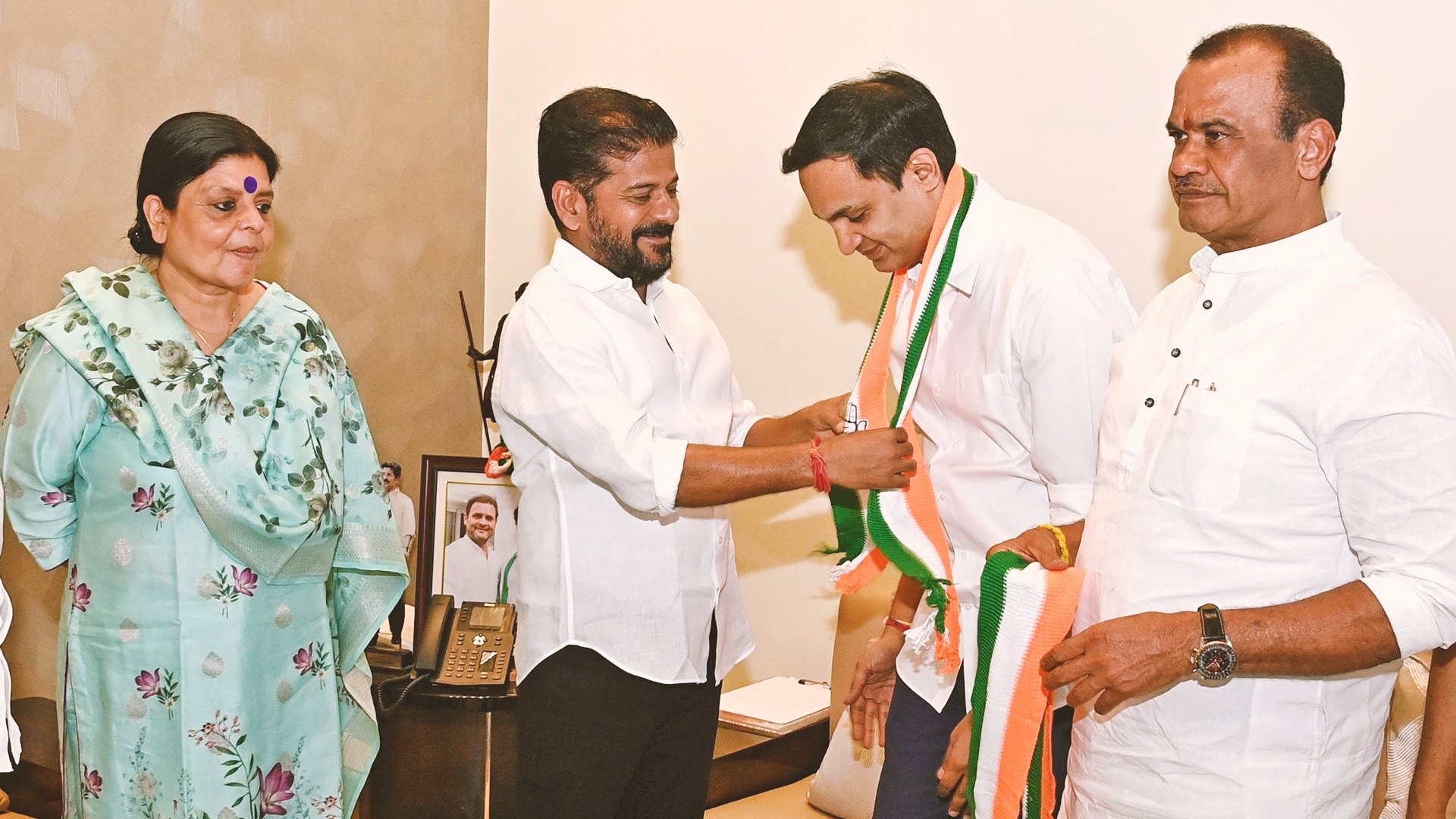 పదవిపై గౌరవంతో కొడుకుని పంపించేశారా? | Gutha Amith Reddy Joins Congress