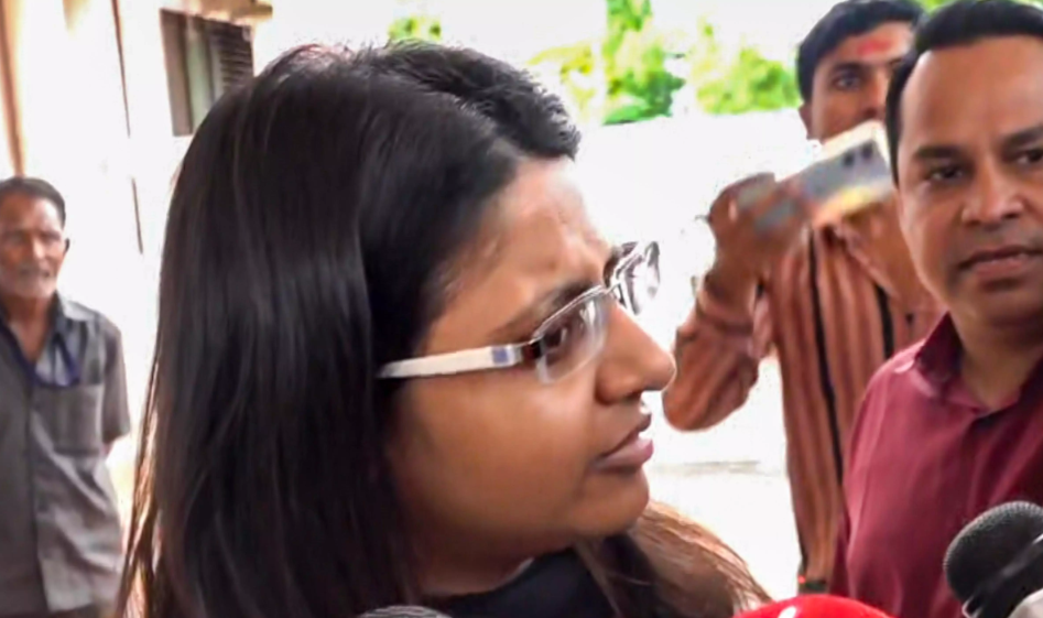 వివాదాస్పద మాజీ IAS అధికారి పూజ ఖేద్కర్ తండ్రిపై మరో కేసు | Another ...