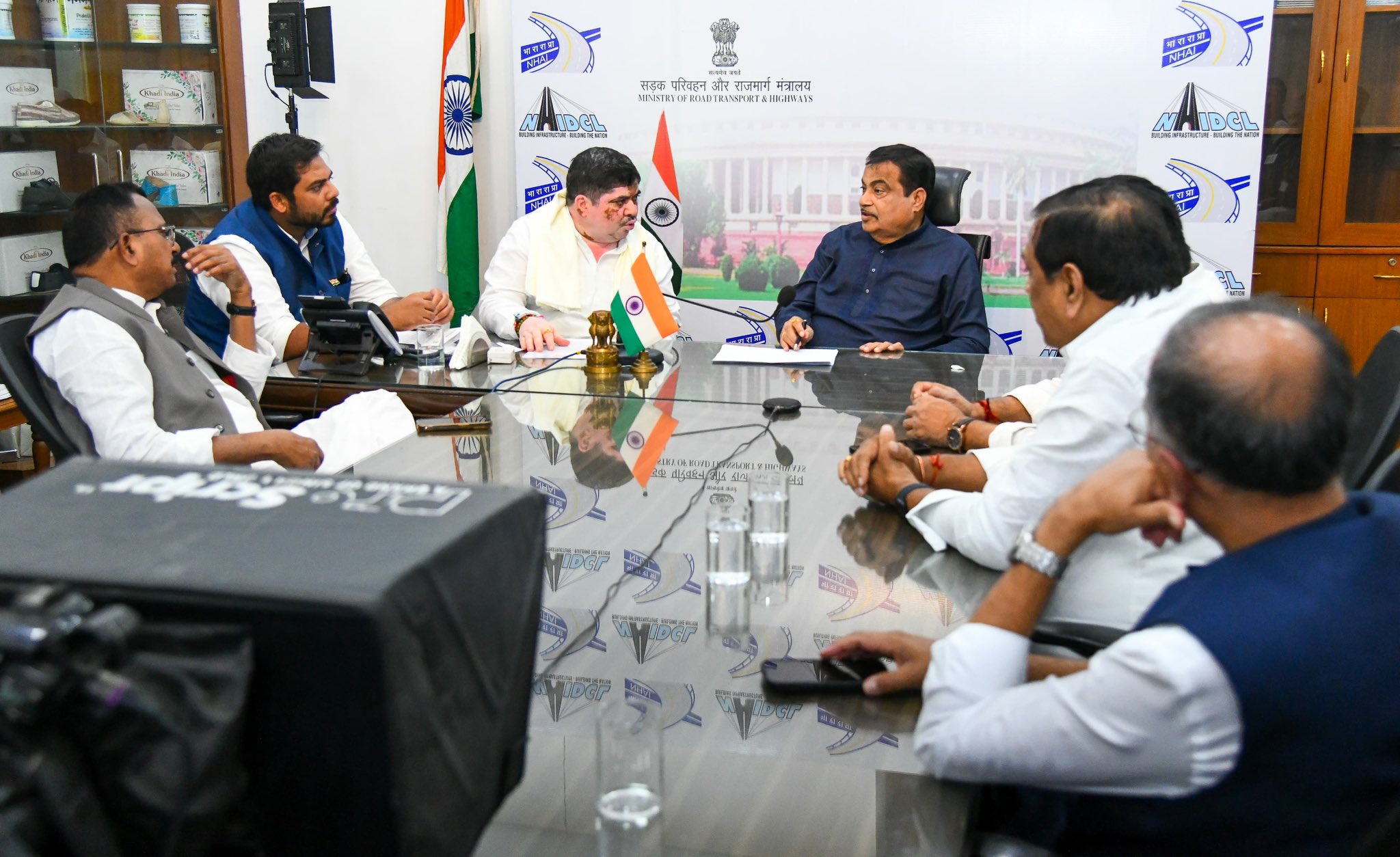 Nitin Gadkari | రోడ్ సేఫ్టీ కోసం ఇంటిగ్రేటెడ్ కమాండ్ కంట్రోల్ సెంటర్ ...