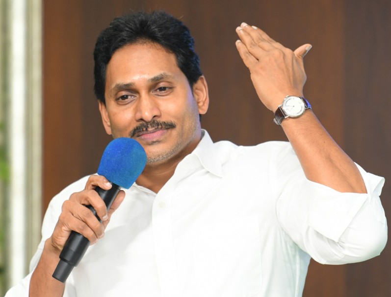 జగన్ 2.Oపై సెటైర్లు పేలుతున్నాయి, ఎందుకు? | Satires are exploding on ...