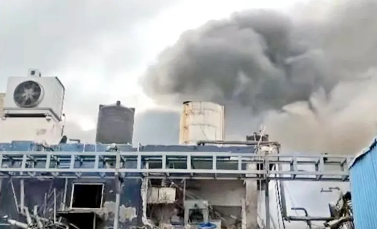 సిగాచి ఫ్యాక్టరి అగ్నిప్రమాదంలో ఐదుగురు సజీవదహనం | Major fire accident ...